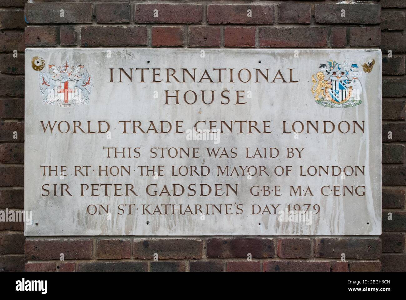 St katharines and wapping hi-res stock photography and images - Alamy