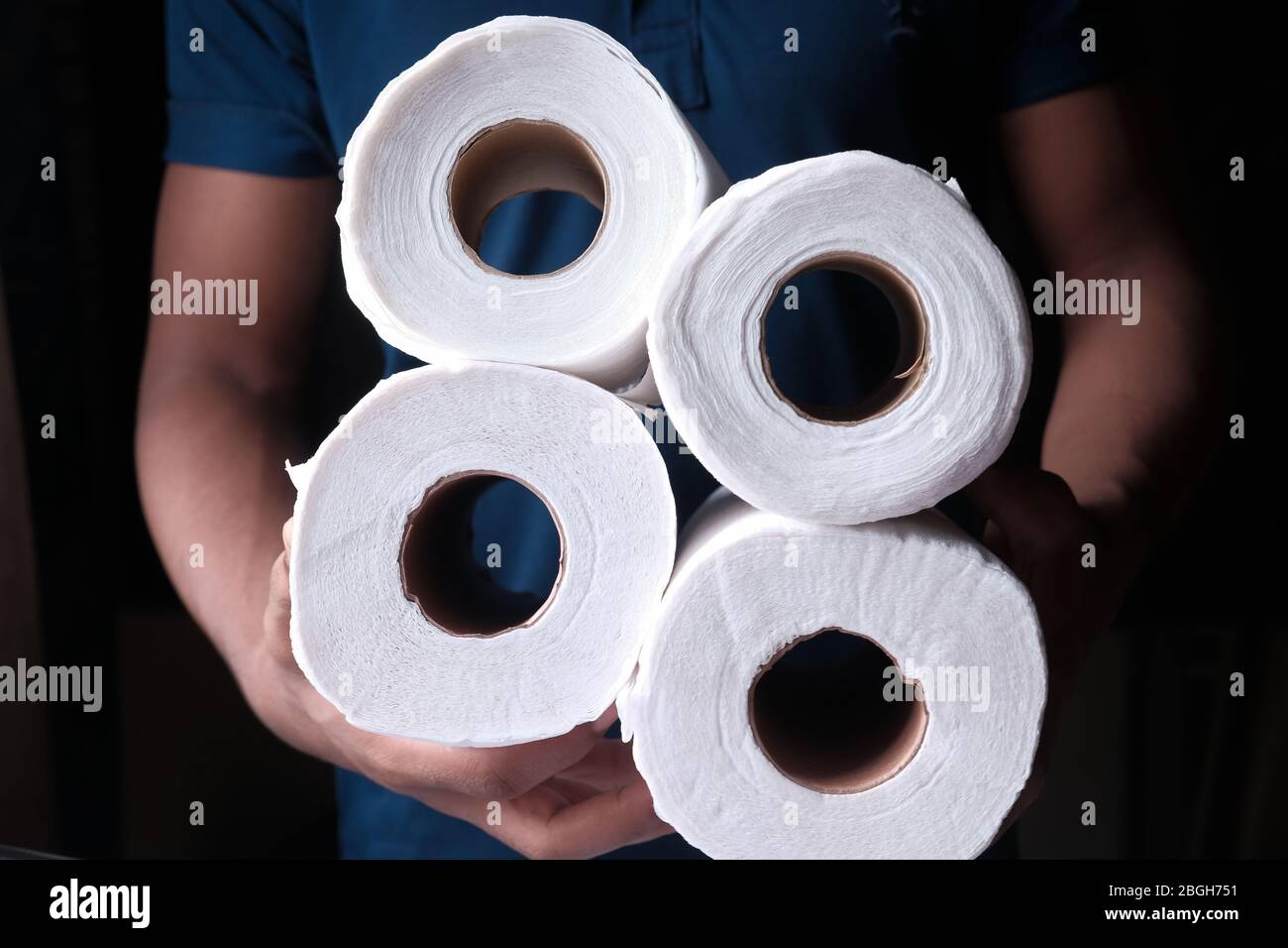 Man hand holding roll toilet hi-res stock photography and images - Alamy