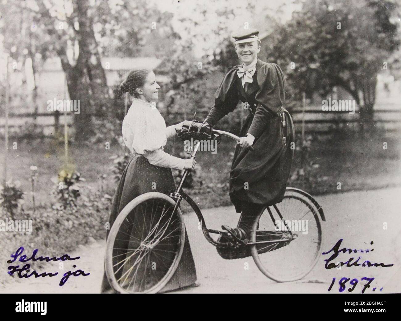 Collan hi-res stock photography and images - Alamy