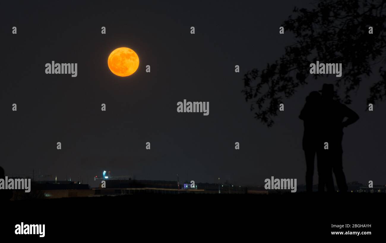 Full Moon Rising Stock Photo - Alamy