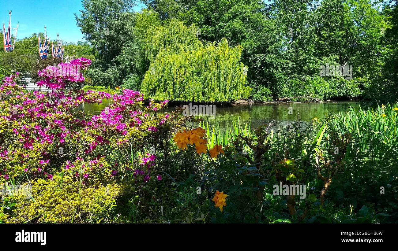London in spring hi-res stock photography and images - Alamy