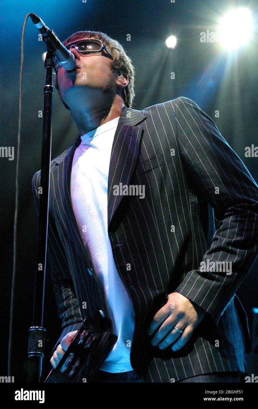 Tour oasis 2005 hi-res stock photography and images - Alamy