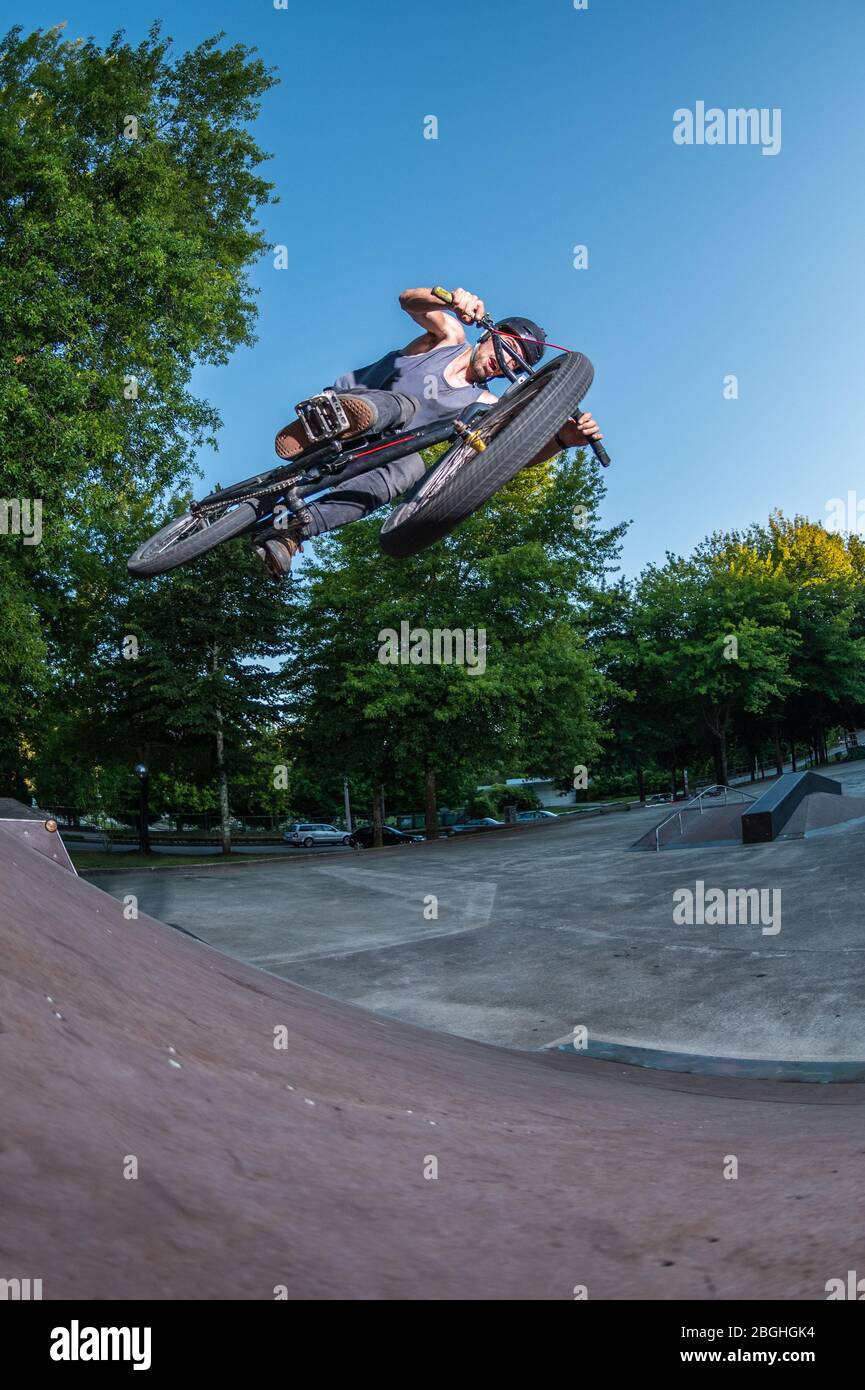 Biker big air jump hi-res stock photography and images - Alamy