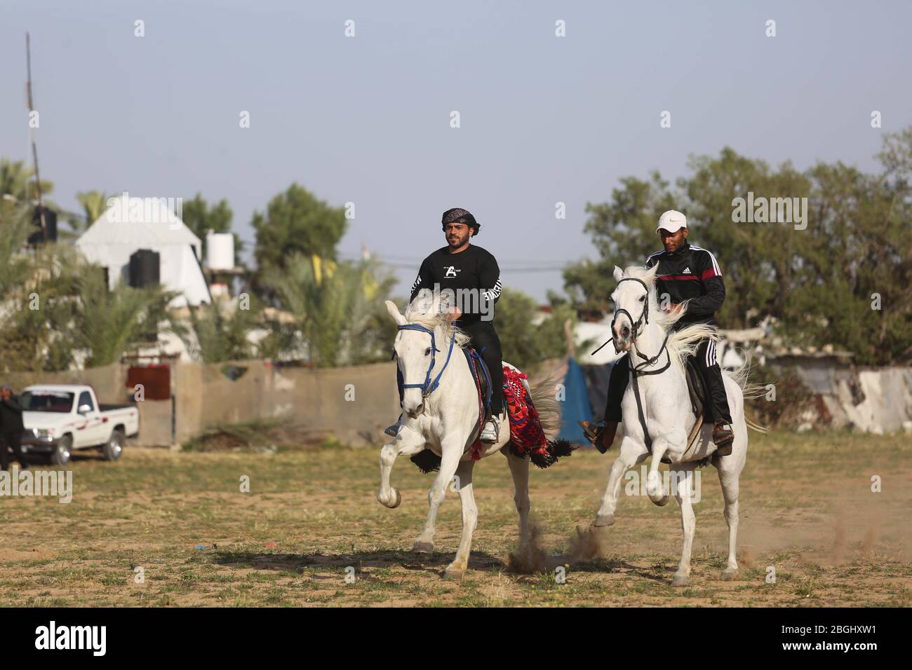 Deir Al-Balah, The Gaza Strip, Palestine. 21st Apr, 2020. Horse race at ...