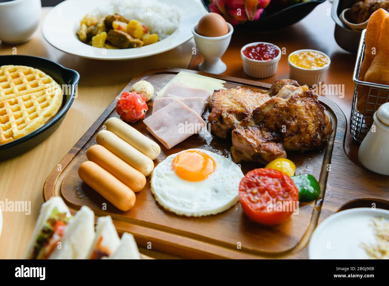 Hot english breakfast buffet hi-res stock photography and images - Alamy