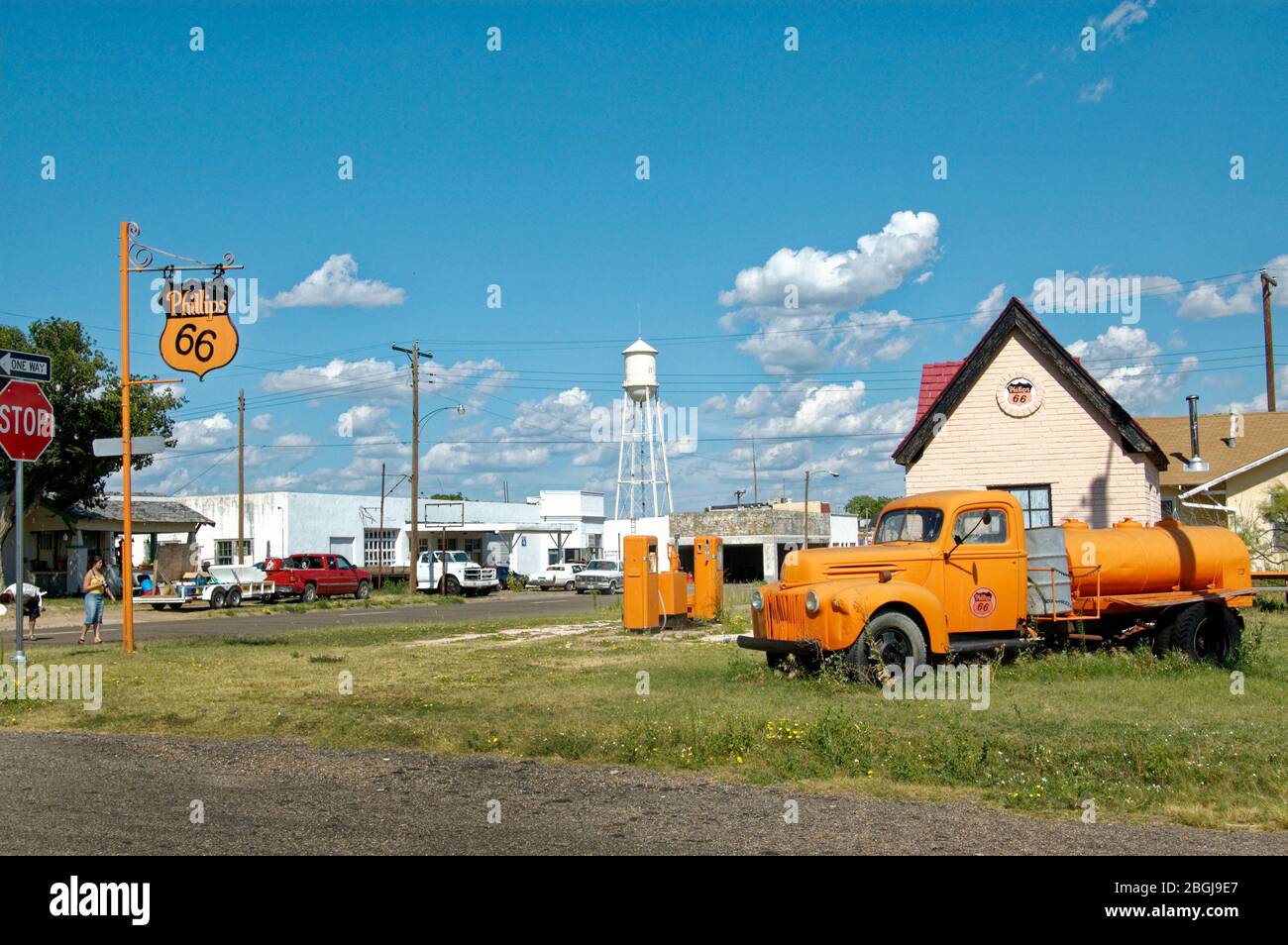 Old rt 66 historic hi-res stock photography and images - Alamy