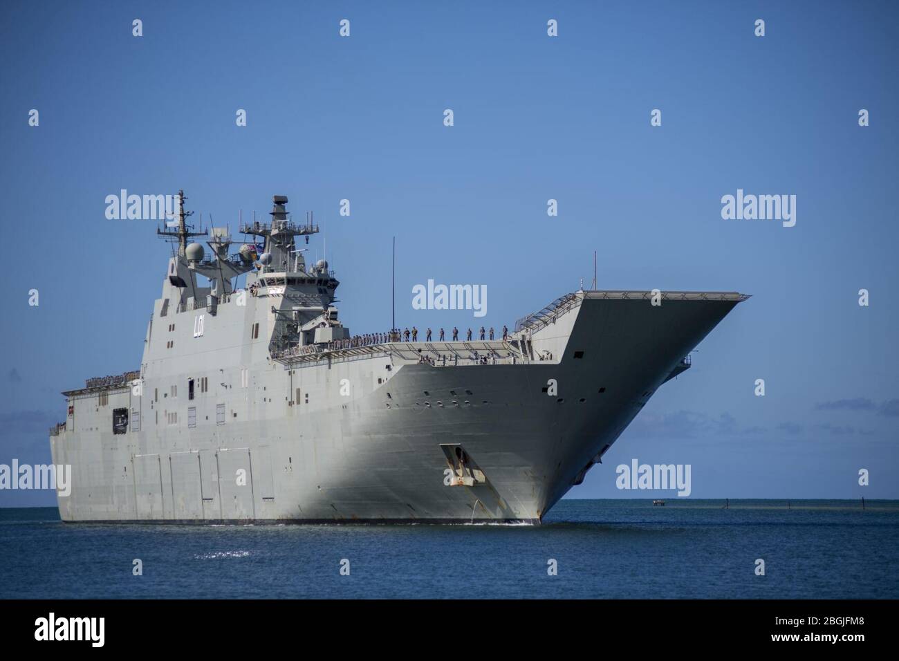 HMAS Adelaide arriving at Pearl Harbor in June 2018 Stock Photo - Alamy