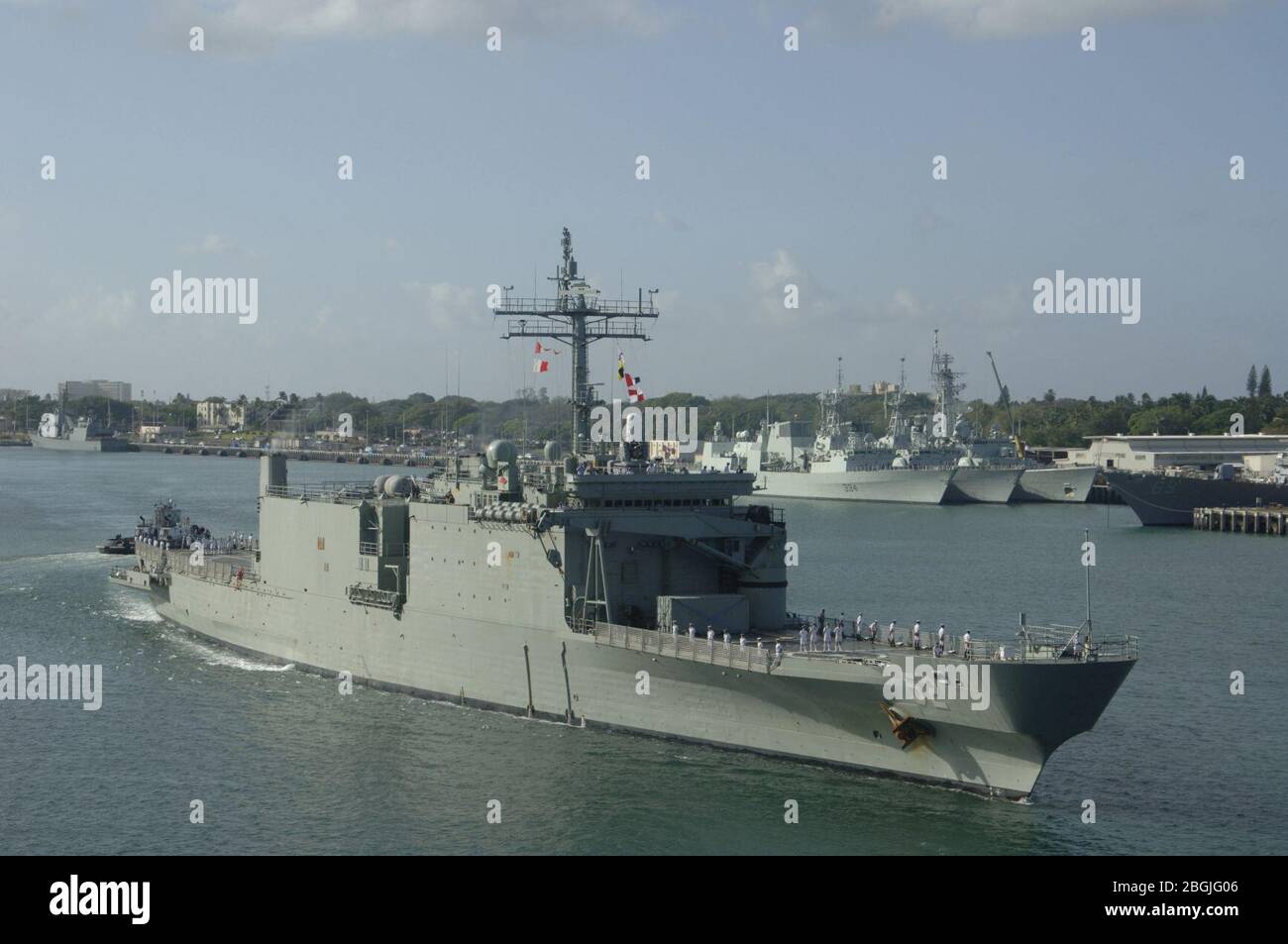 HMAS Manoora 2006 Stock Photo - Alamy
