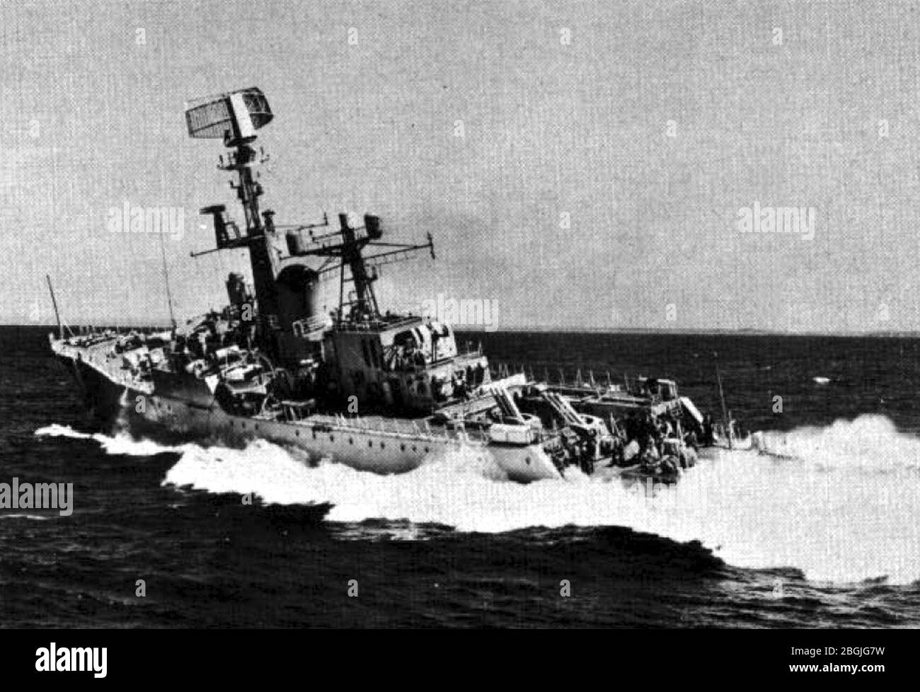 HMAS Yarra (DE 45) underway c1962 Stock Photo - Alamy