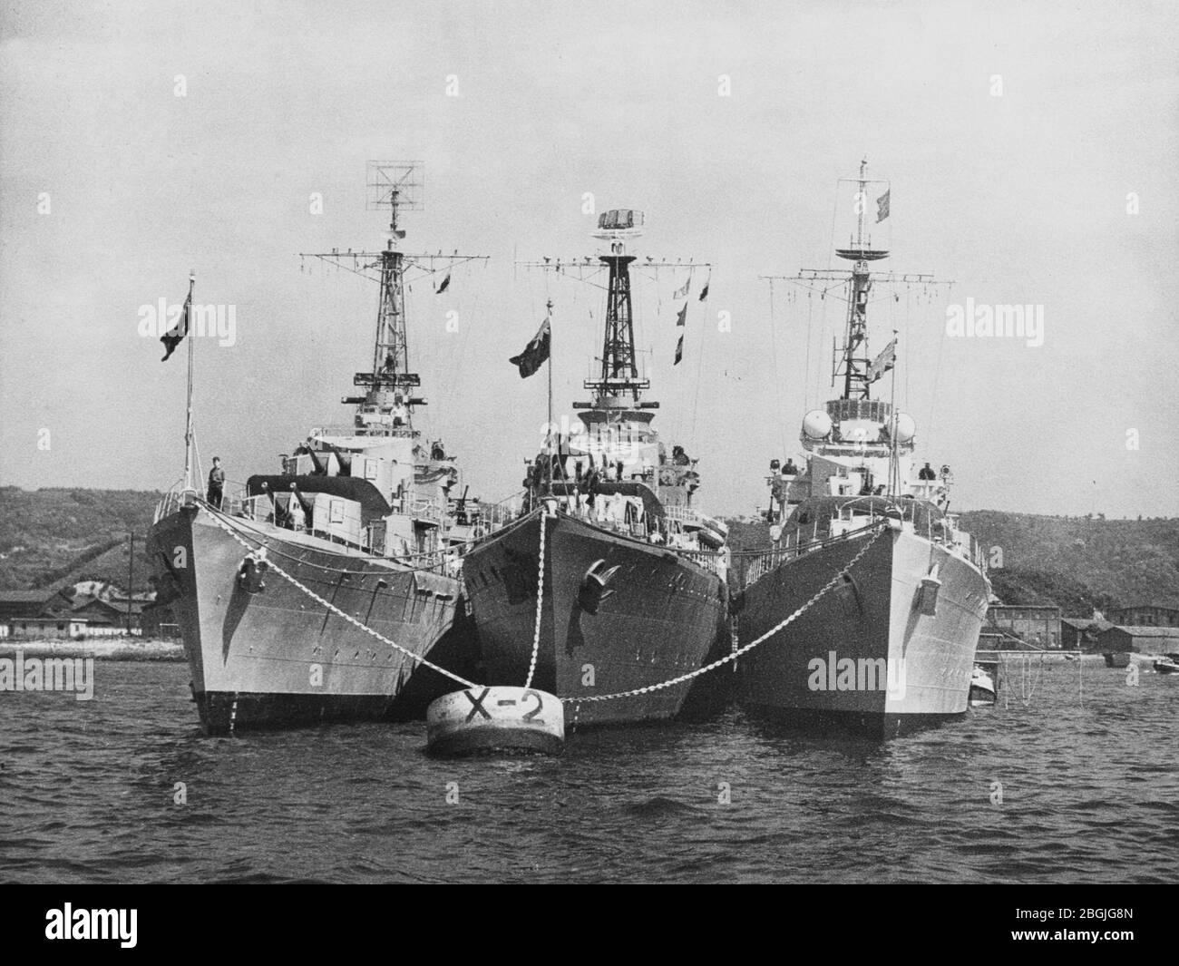 HMAS Warramunga (D123), HMCS Nootka (DDE 213) and HMS Cockade (D34) at ...
