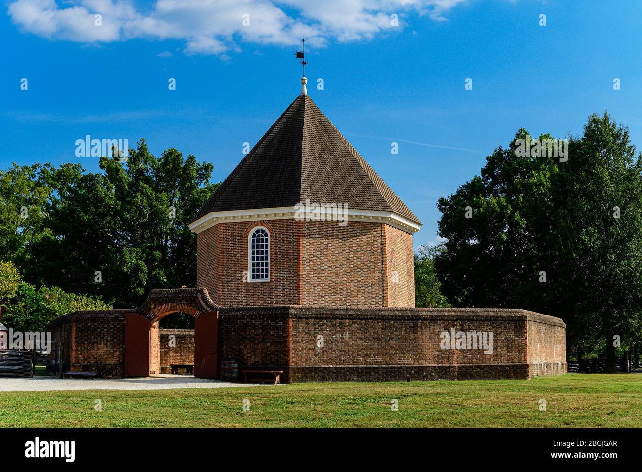 Magazine colonial williamsburg hi-res stock photography and images - Alamy