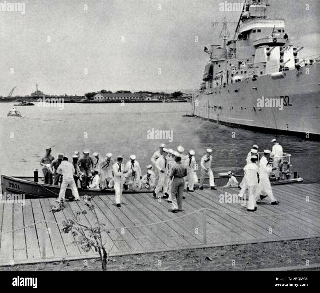 HMCS Ontario (C32) at Pearl Harbor in July 1957 Stock Photo - Alamy