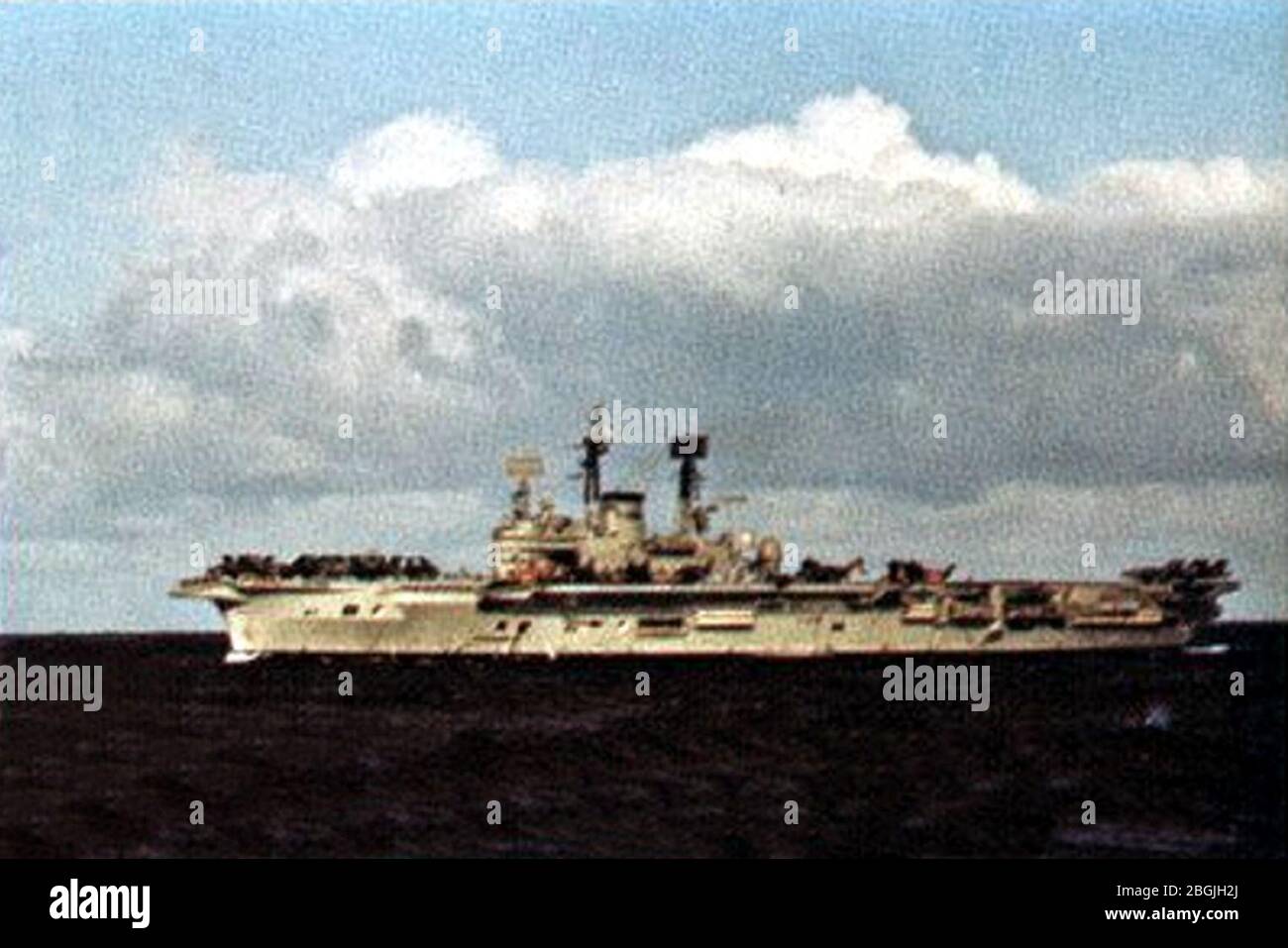 Hms ark royal r09 hi-res stock photography and images - Alamy