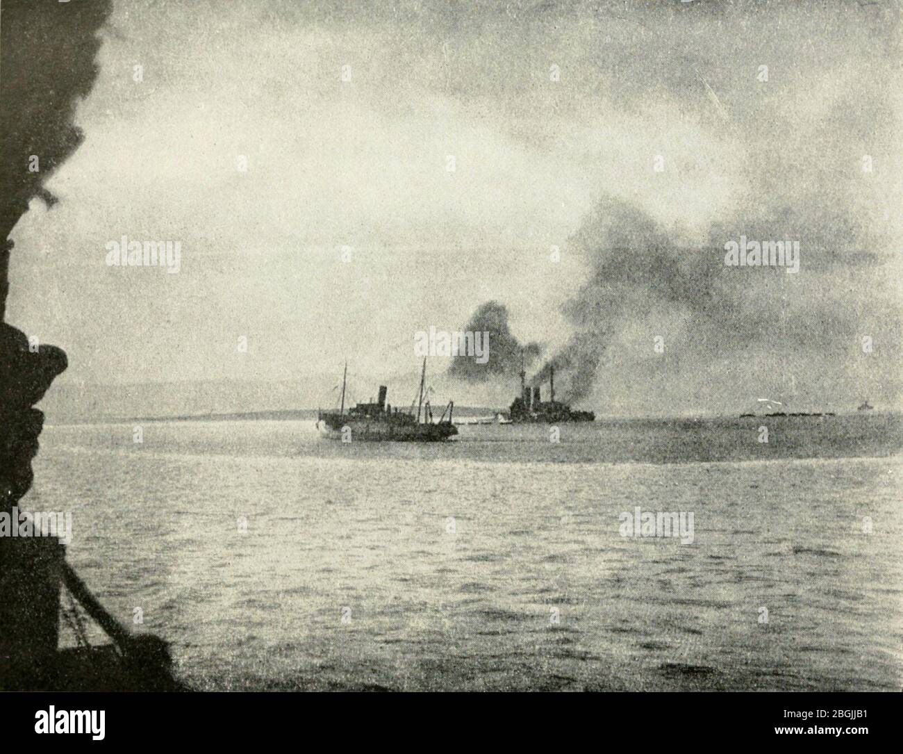 HMS Implacable firing at Gallipoli Withtwentyninthd00creirich 0010 ...