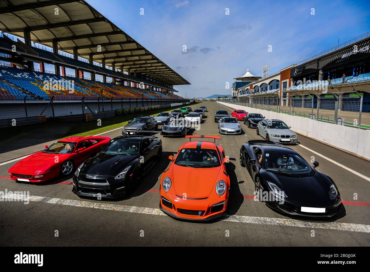 Car getting gas hi-res stock photography and images - Alamy