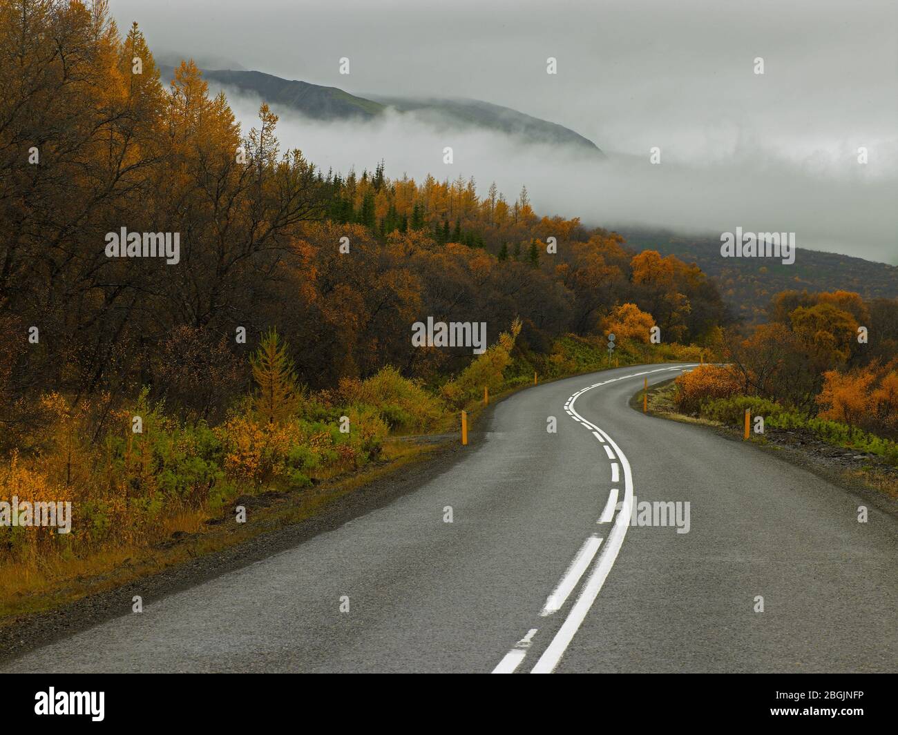 Winding road way location hi-res stock photography and images - Alamy