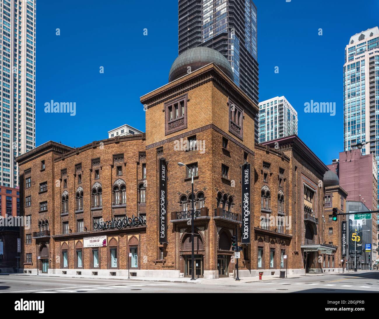 Chicago medinah temple hi-res stock photography and images - Alamy