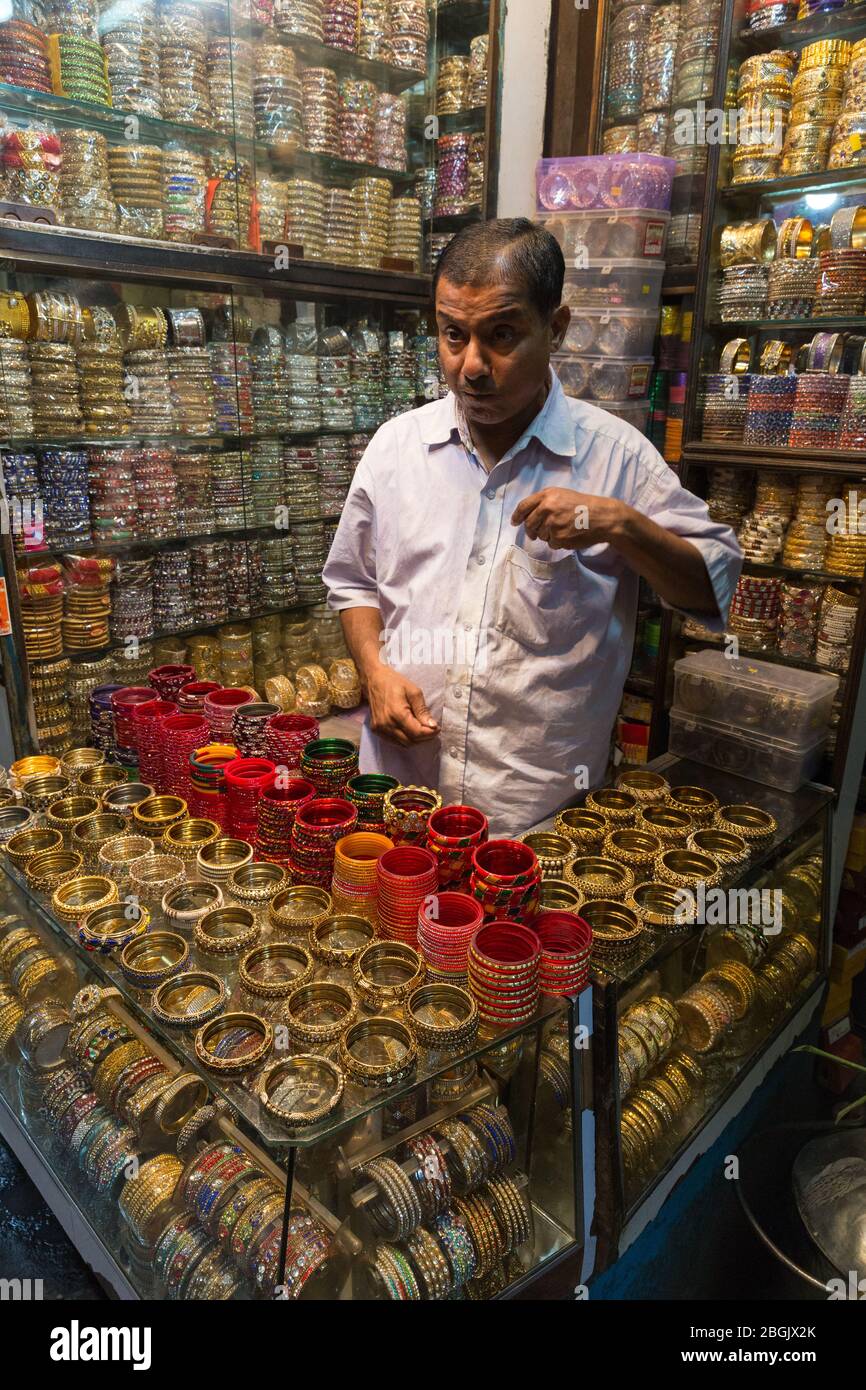 Traditional colourful Bangles Shop in Varanasi, India Stock Photo - Alamy