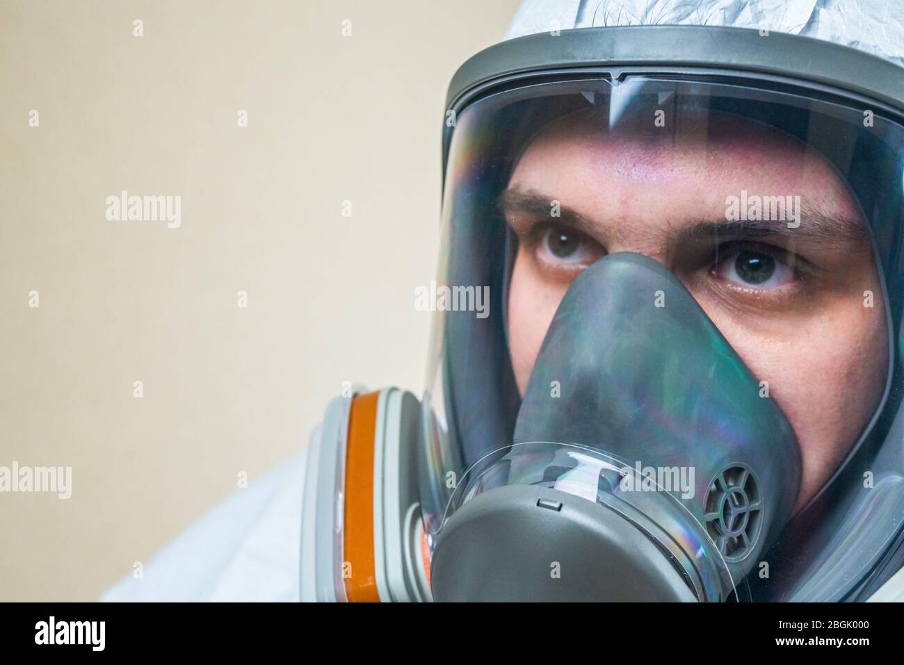 Student wearing gas mask hi-res stock photography and images - Alamy