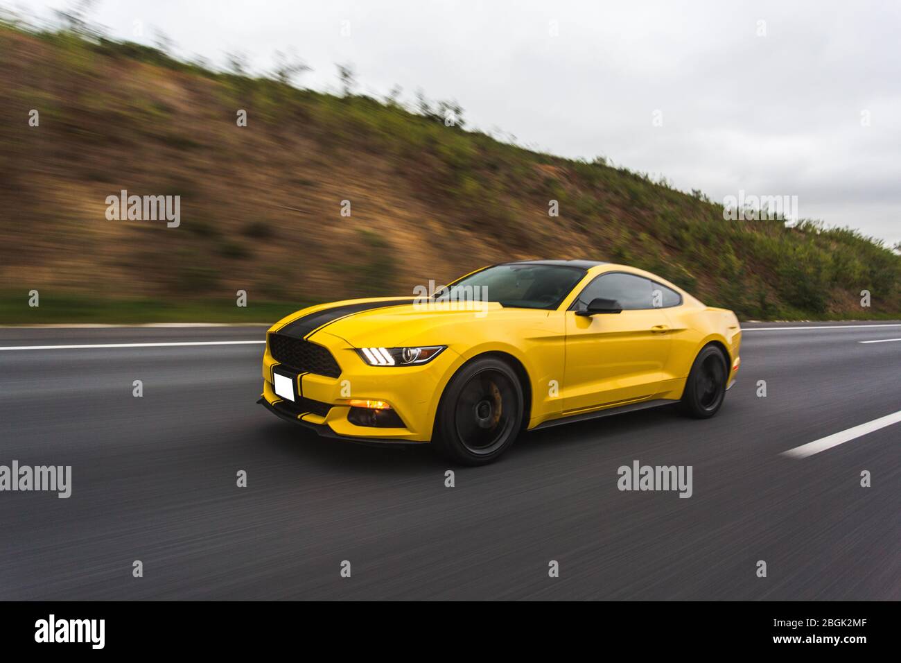 Black car with white stripe hi-res stock photography and images - Alamy