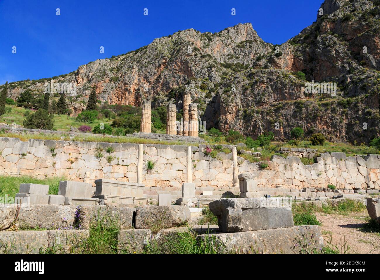 Ruins of delphi hi-res stock photography and images - Alamy