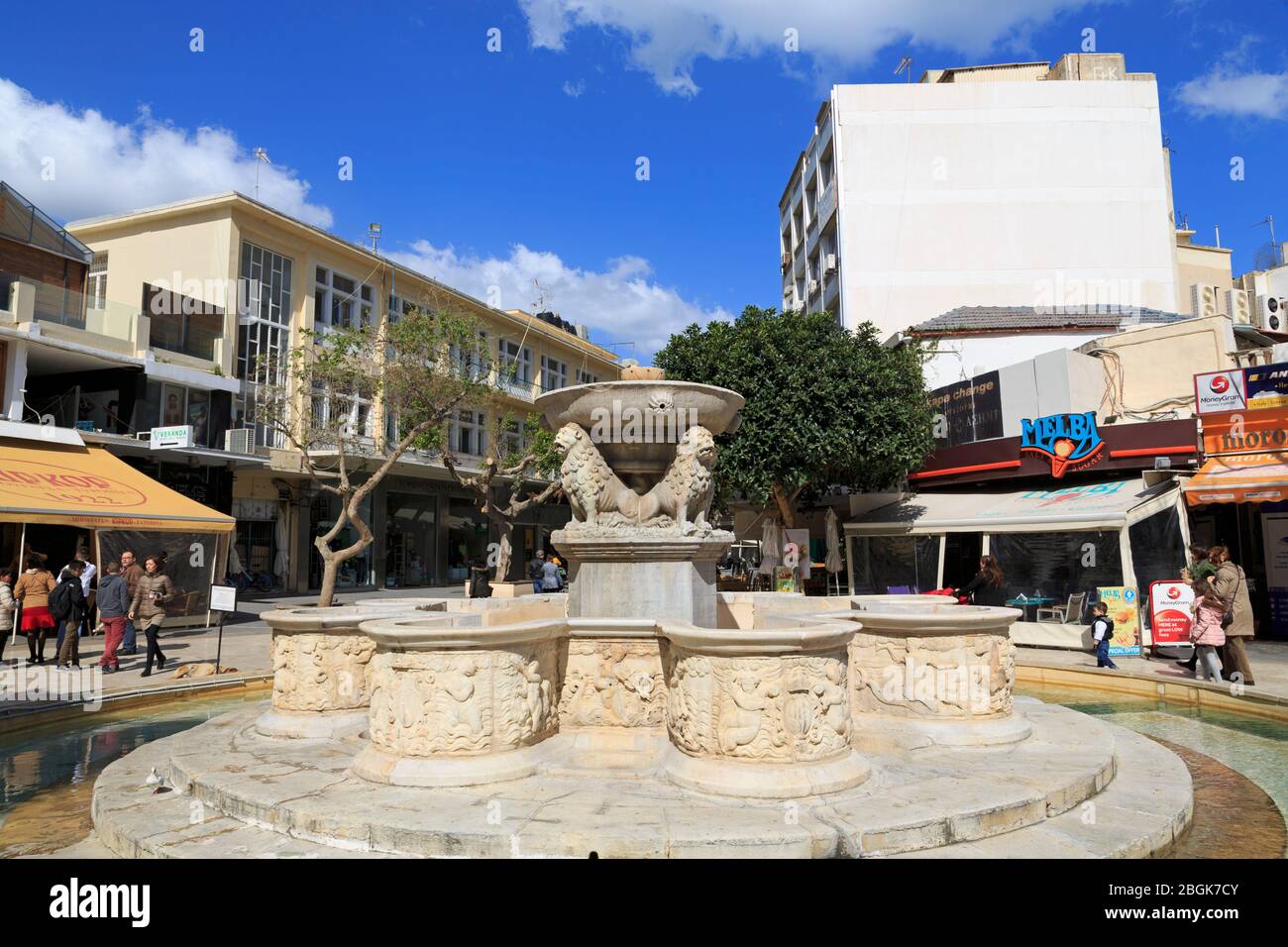 Lions square hi-res stock photography and images - Alamy