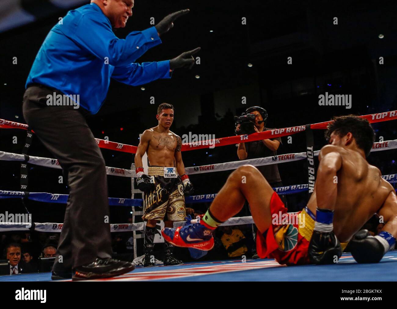 The Mexican boxer originally from Sonora Nogales, Oscar Valdez (gold ...