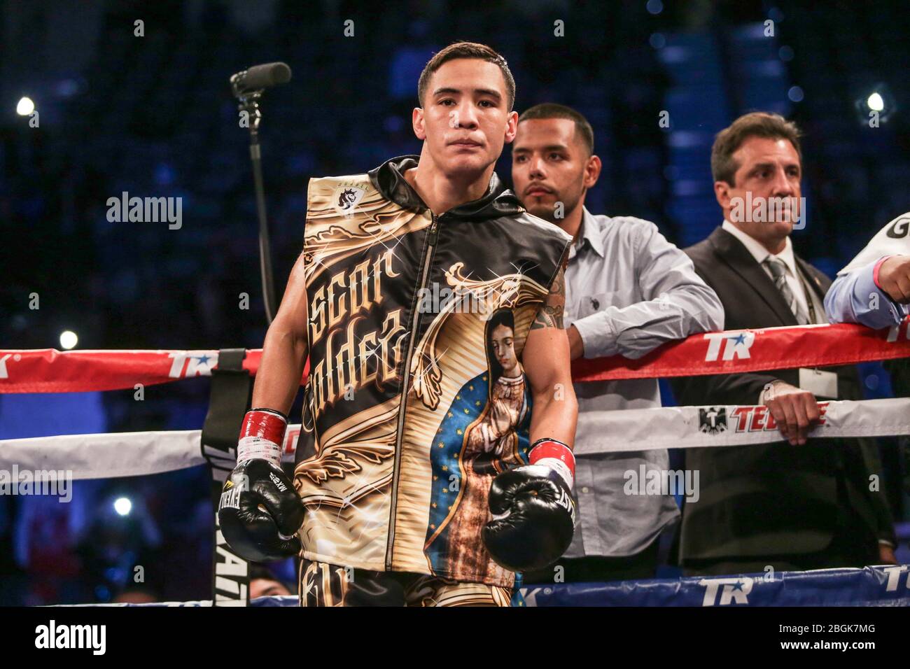 The Mexican boxer originally from Sonora Nogales, Oscar Valdez (gold ...