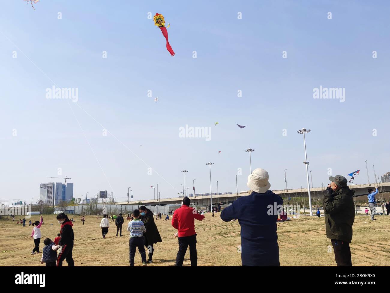 Fly kites hi-res stock photography and images - Alamy