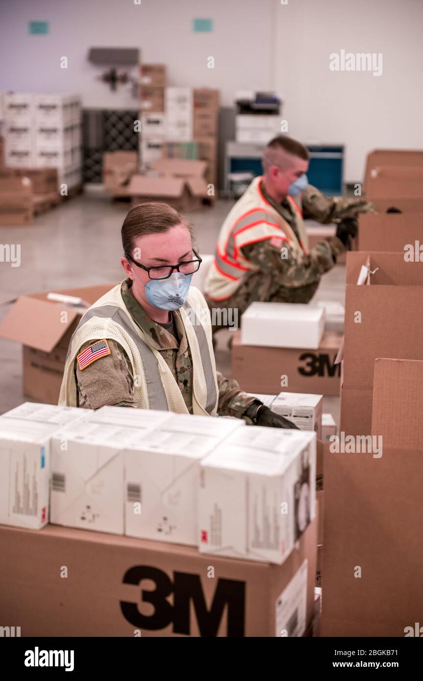 Oregon Army National Guard Soldiers prepare shipments of critical ...