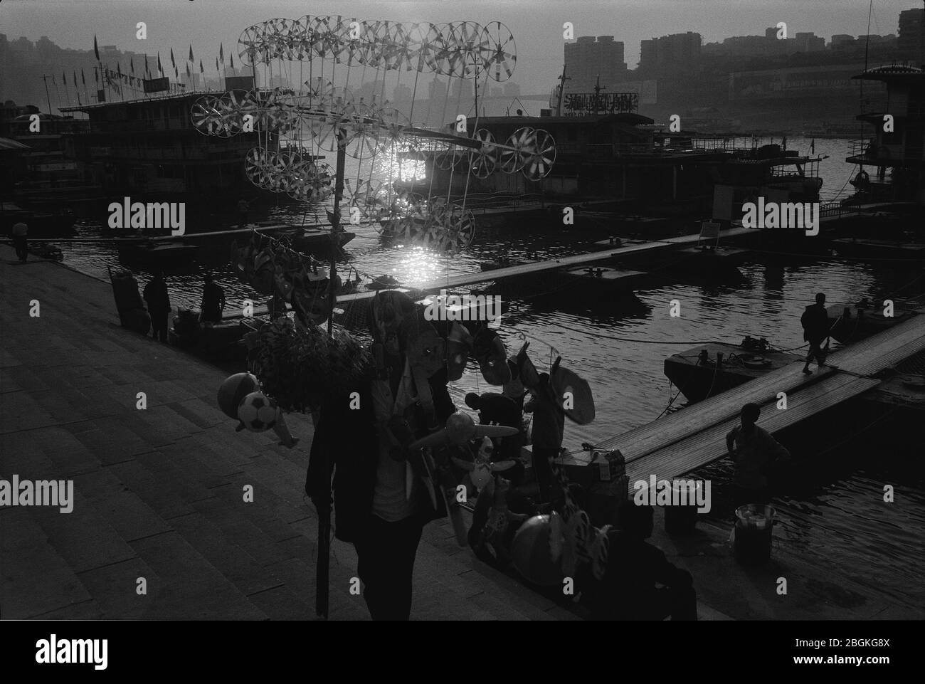 November 2002 hi-res stock photography and images - Alamy