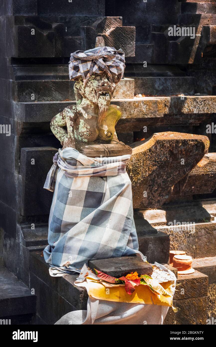 Statues at Pura Kramat Ratu Mas Sakti temple, Seseh, Bali, Indonesia ...