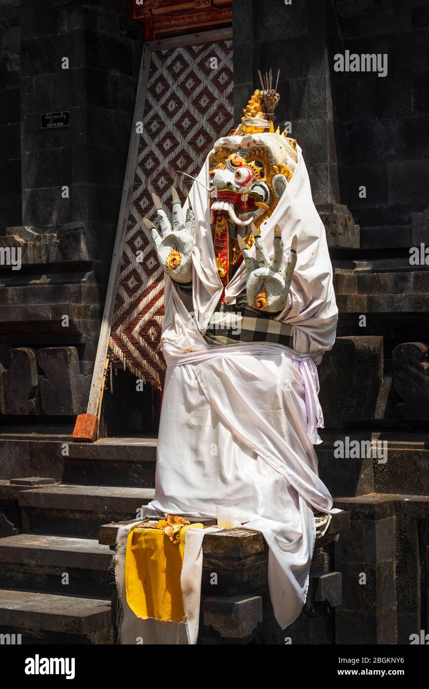 Statues at Pura Kramat Ratu Mas Sakti temple, Seseh, Bali, Indonesia ...
