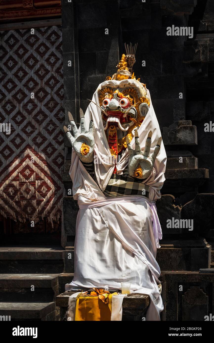 Statues at Pura Kramat Ratu Mas Sakti temple, Seseh, Bali, Indonesia ...