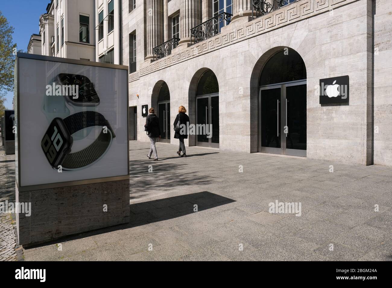 Apple store berlin kurfürstendamm hi-res stock photography and images ...