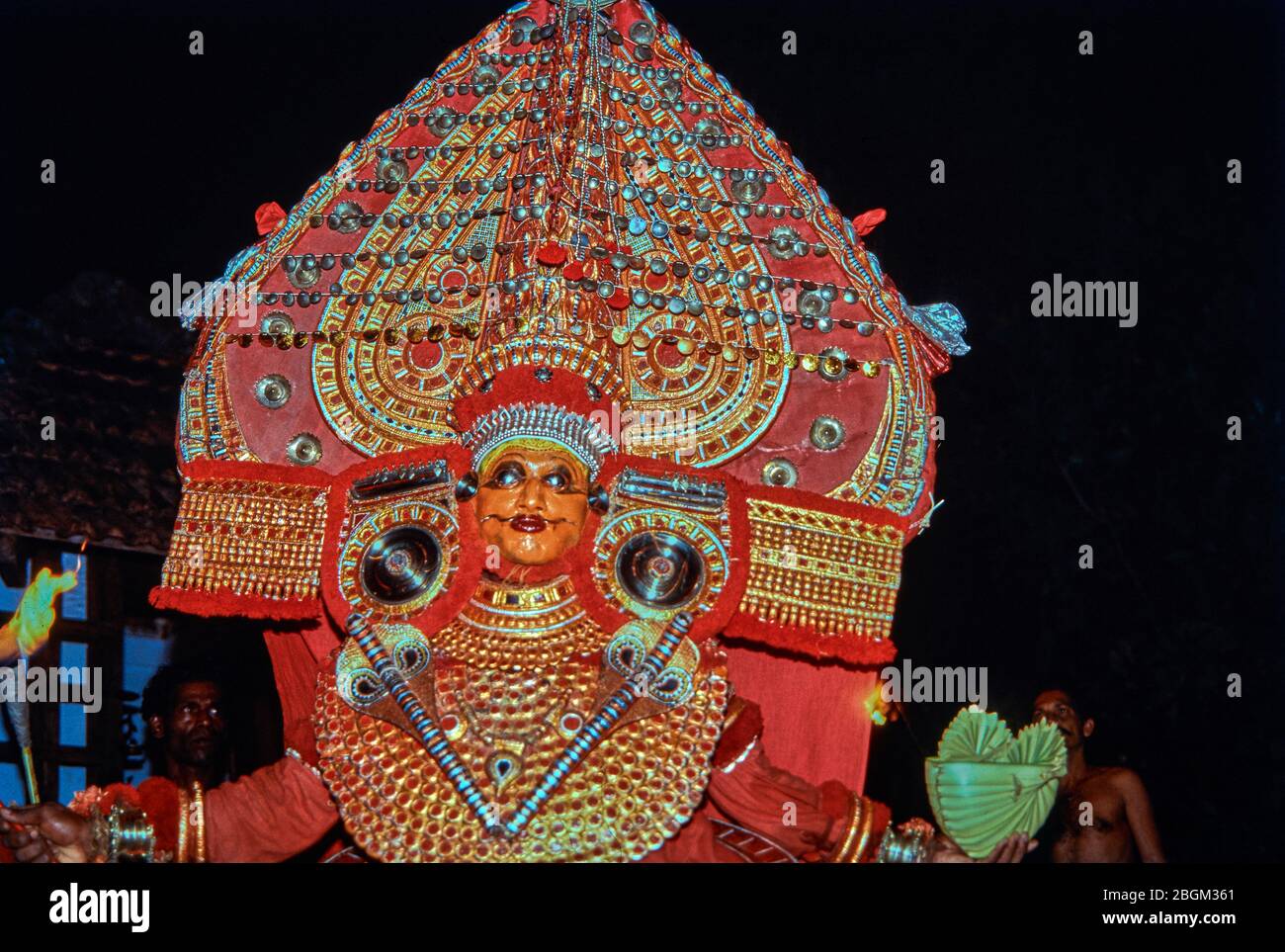 India kerala kannur theyyam hi-res stock photography and images - Alamy