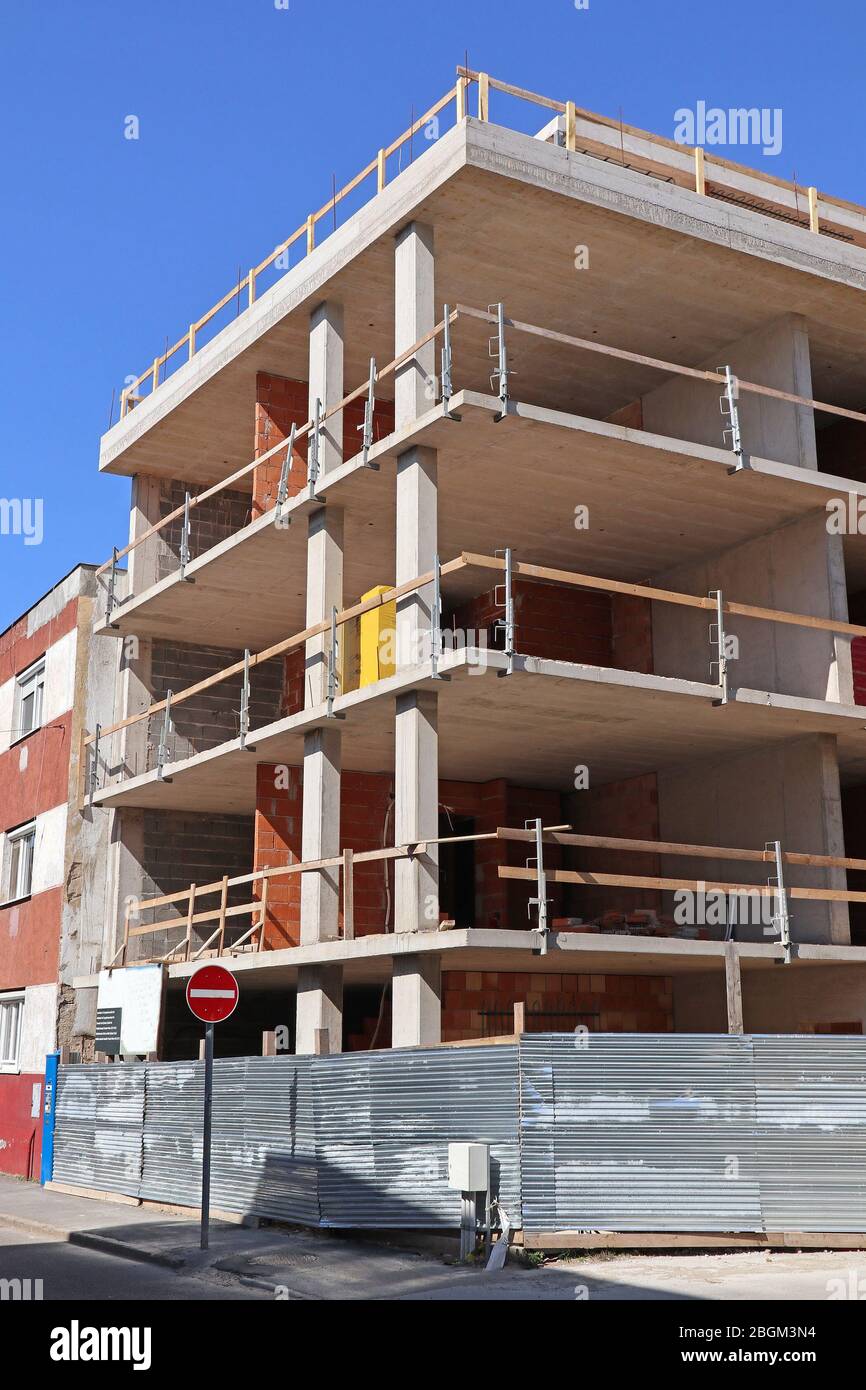 Construction of a new apartment building Stock Photo - Alamy