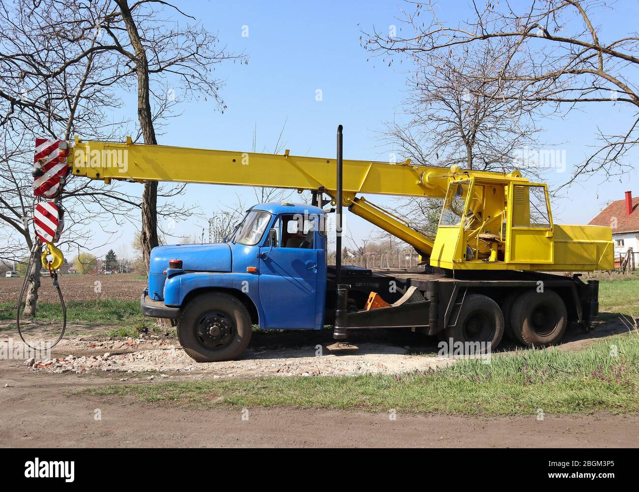 Auto crane hi-res stock photography and images - Alamy