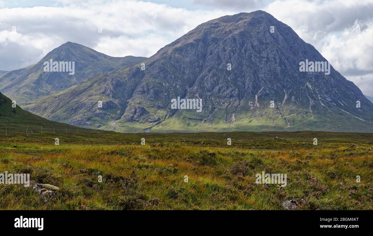 Stob na Doire (1011M left) & Stob Dearg (1022M right) at the head of ...