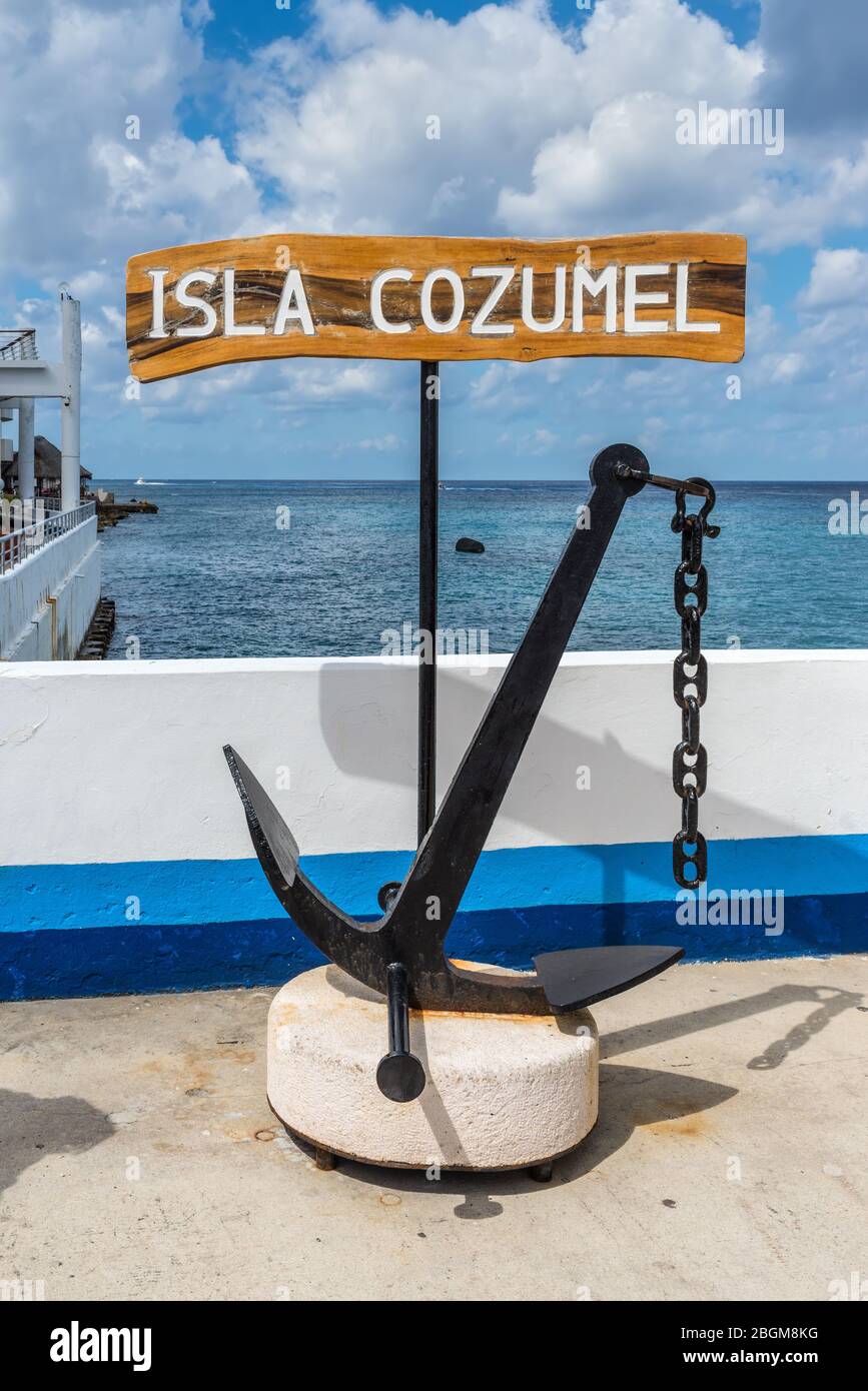 Cozumel, Mexico - April 24, 2019: Welcome to Cozumel sign with an ...