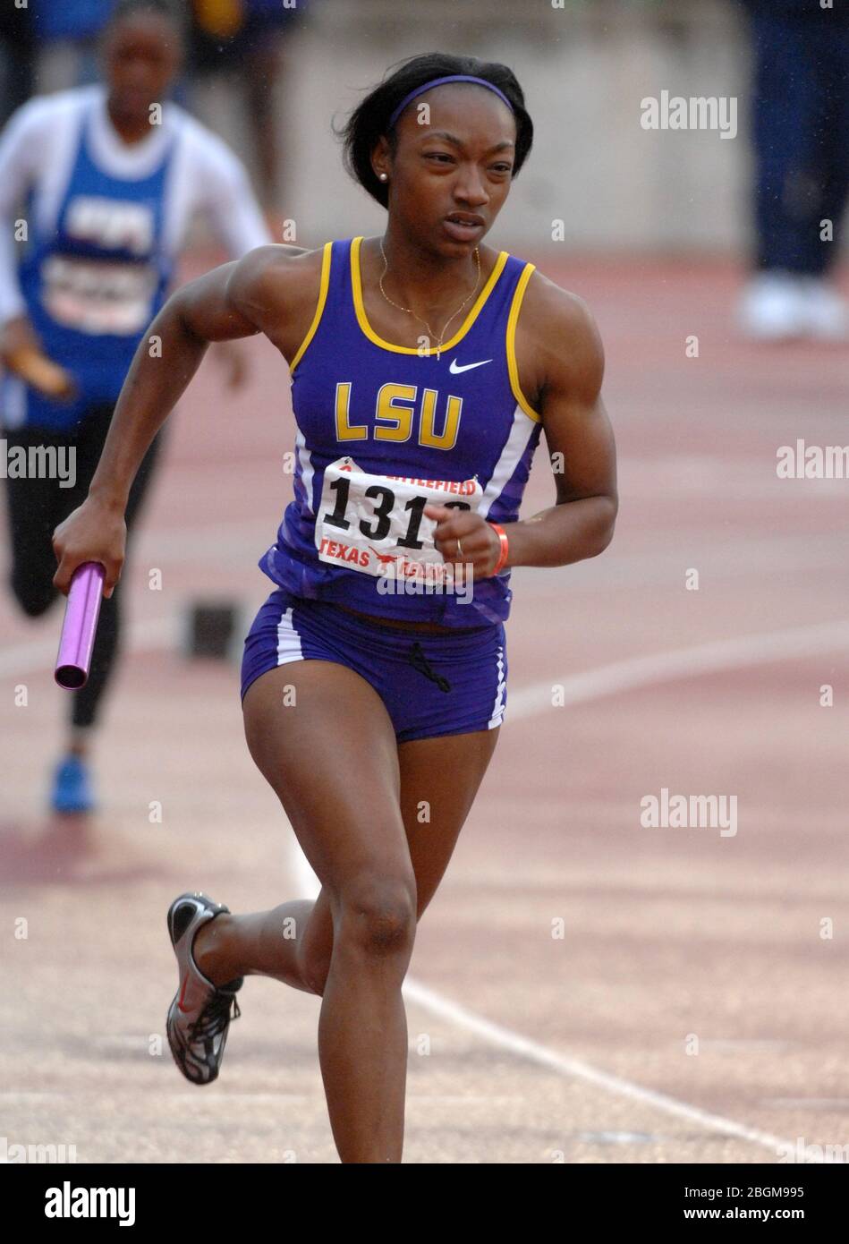 Austin, United States. 07th Apr, 2007. Cyntheia Rooks runs a leg on the ...
