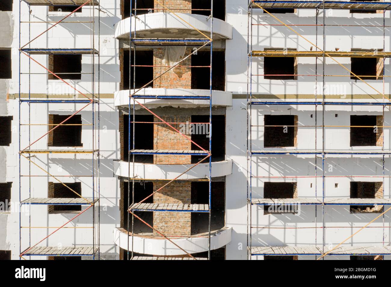 scaffold near the high-rise building for plaster Stock Photo - Alamy