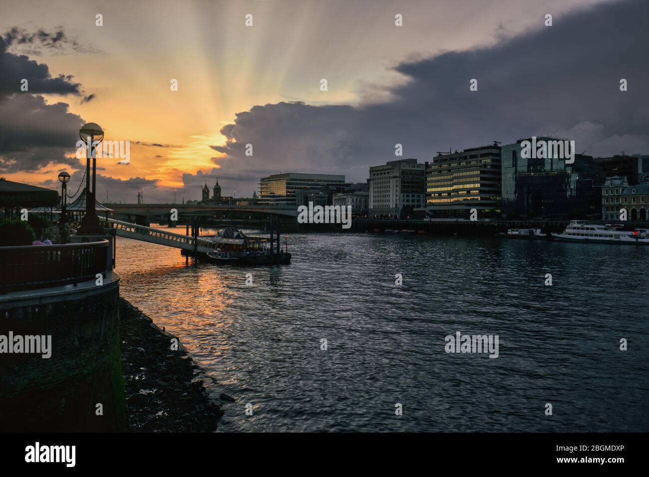 Beautiful panoramic view london thames hi-res stock photography and ...