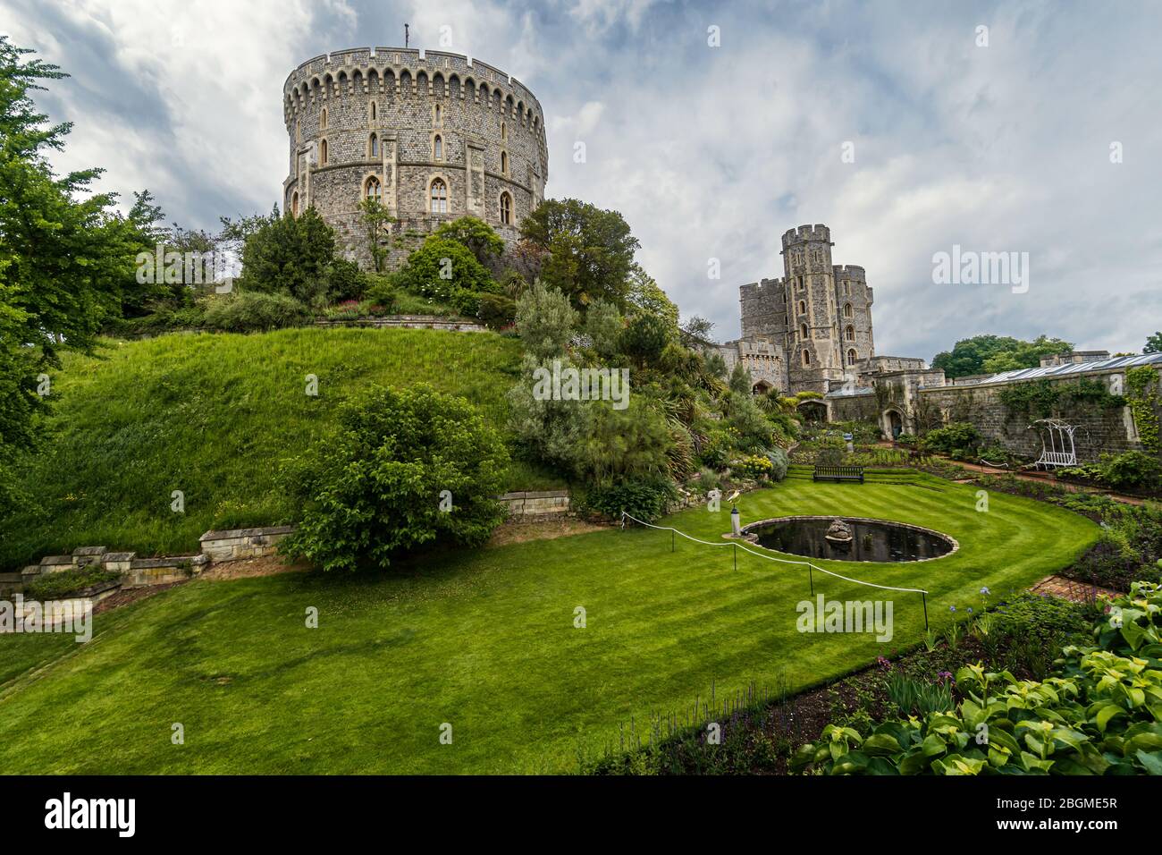 Windsor castle garden rose hi-res stock photography and images - Alamy