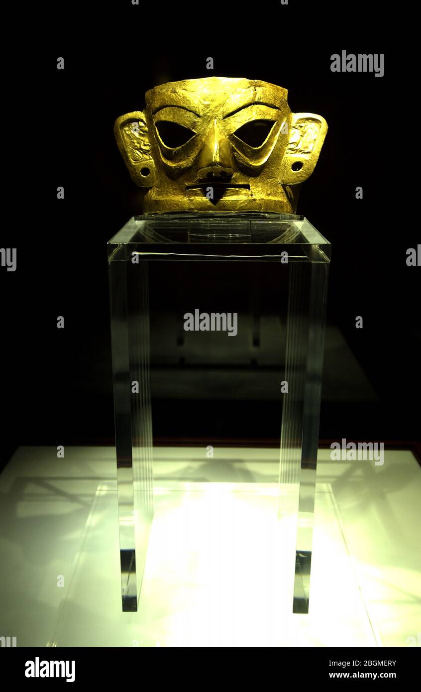 Golden mask the ancient sands ruins museum in Chengdu Sichuan Stock ...
