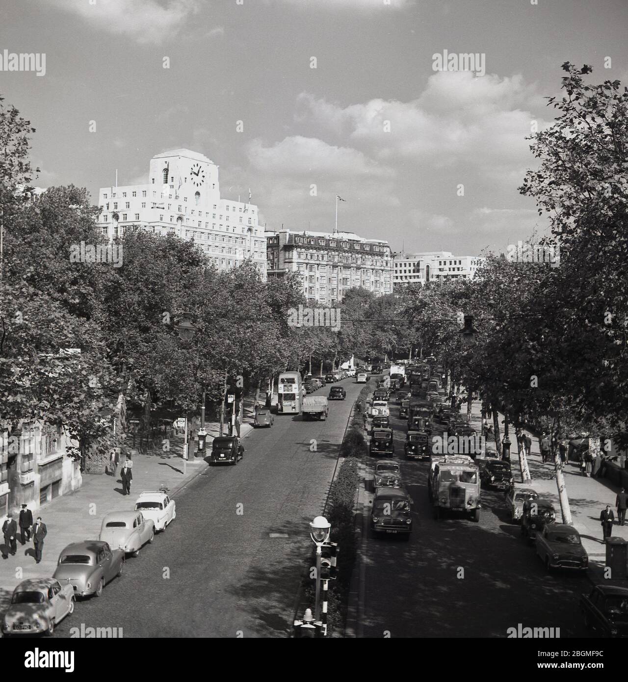 1950s london road hi-res stock photography and images - Alamy