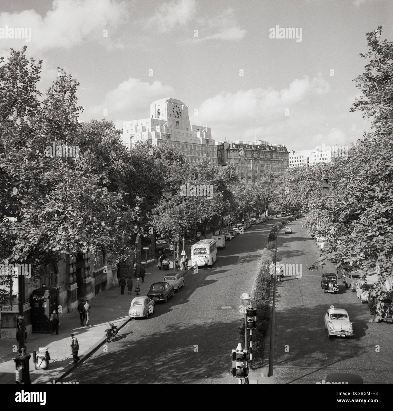 1950s london road hi-res stock photography and images - Alamy