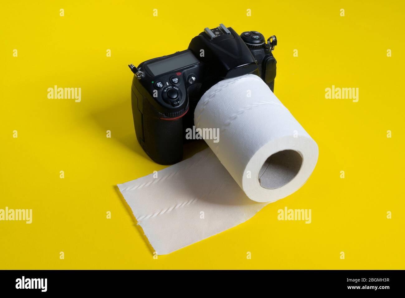 Black and white retro photo toilet hi-res stock photography and images ...