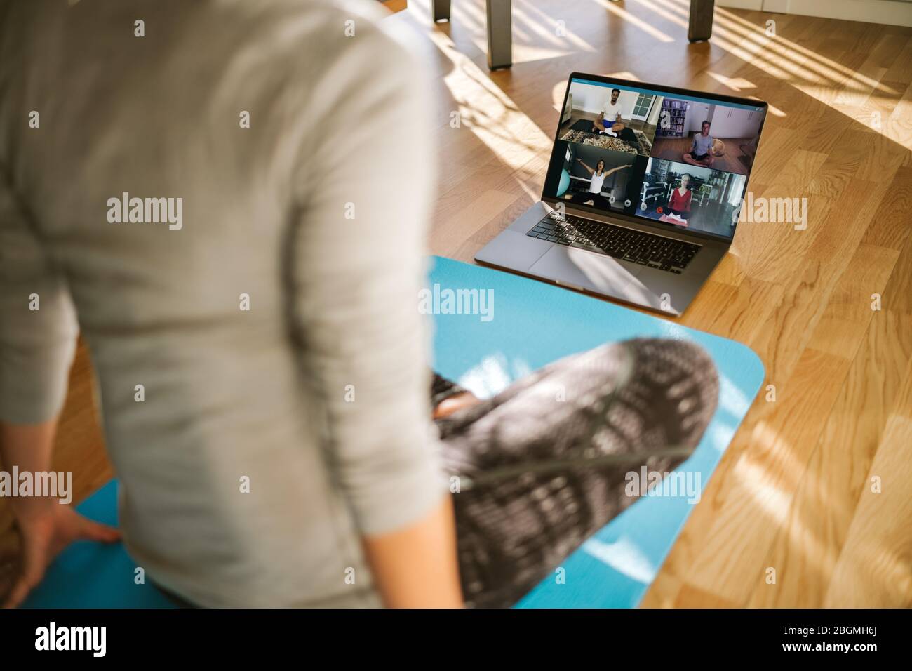 Virtual yoga classes hi-res stock photography and images - Alamy