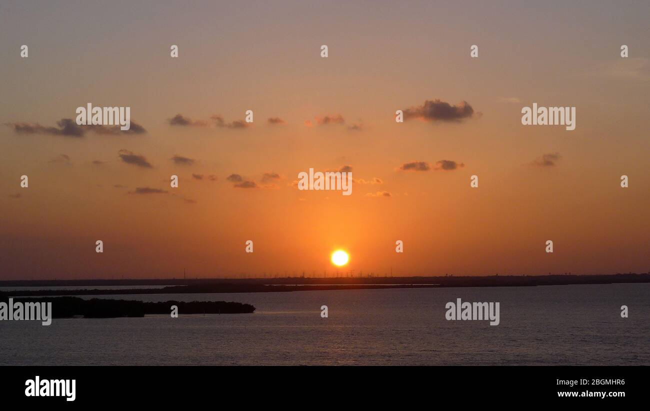 Landscape magnificent sunset on the ocean. Mexico Stock Photo - Alamy